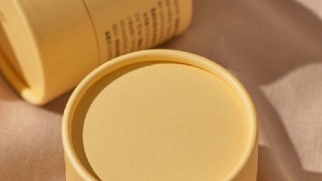 The automatic paper tube labeling machine adopts a new generation of ...